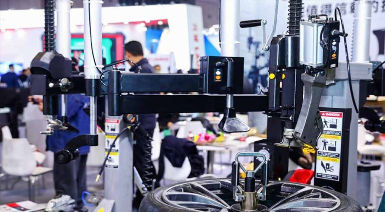 How To Selecting The Best Tire Changer For Your Auto Shop? - Tyre ...